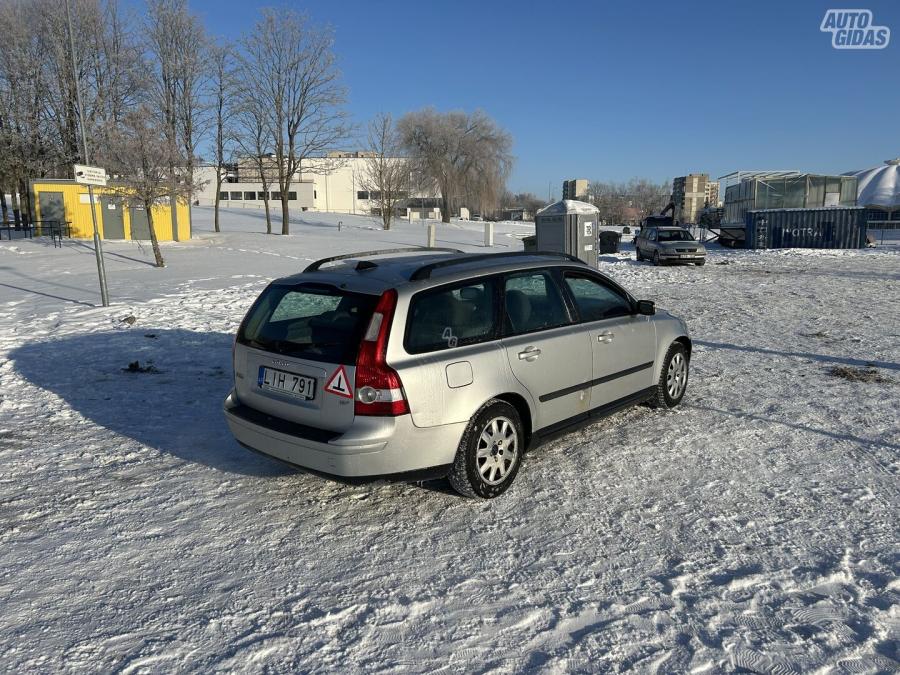 Volvo V50 2006 Elektrėnai, ar dzinēja tilpumu 1.80 L un nobraukumu 319 tūkst. km par 1350 €, foto 3 vietnē AUTOMOTO.COM.LV