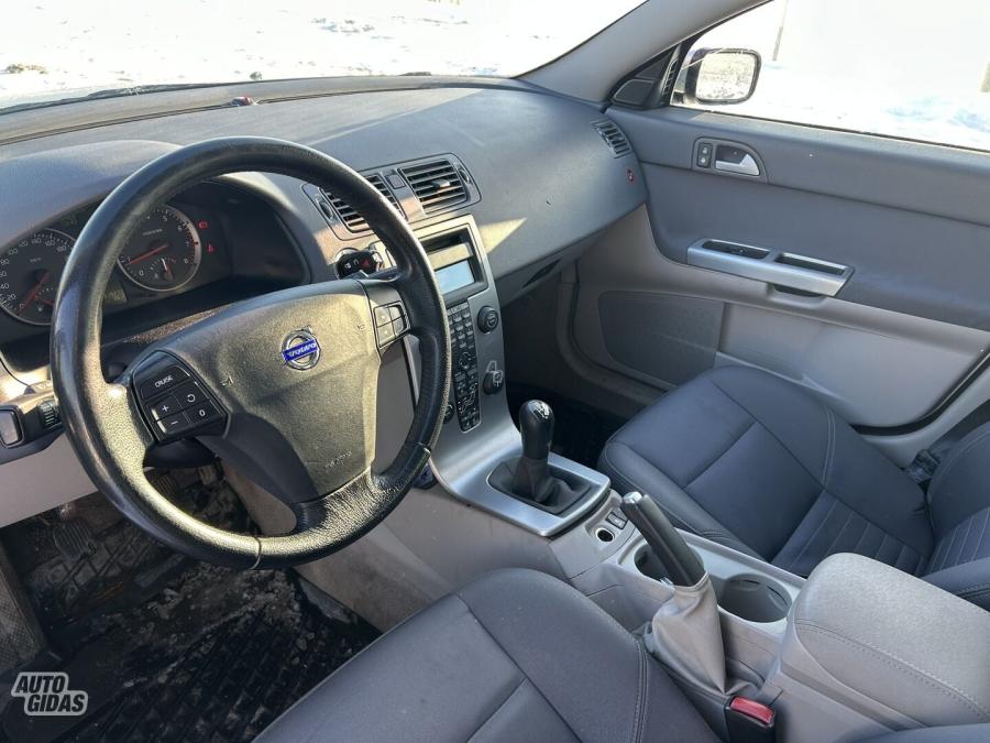 Volvo V50 2006 Elektrėnai, ar dzinēja tilpumu 1.80 L un nobraukumu 319 tūkst. km par 1350 €, foto 5 vietnē AUTOMOTO.COM.LV