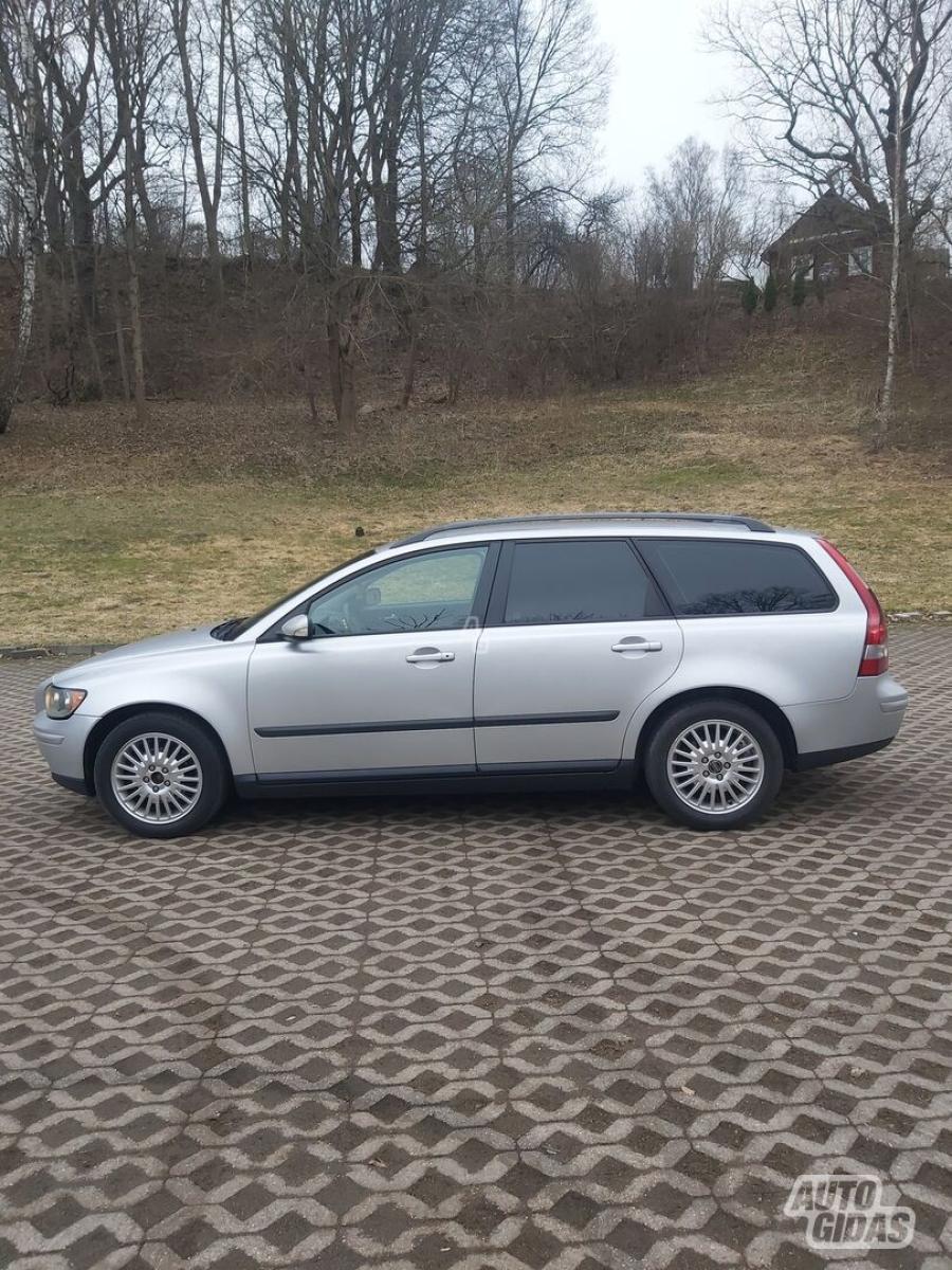 Volvo V50 2006 Viļņa, ar dzinēja tilpumu 1.60 L un nobraukumu 294 tūkst. km par 1280 €, foto 4 vietnē AUTOMOTO.COM.LV