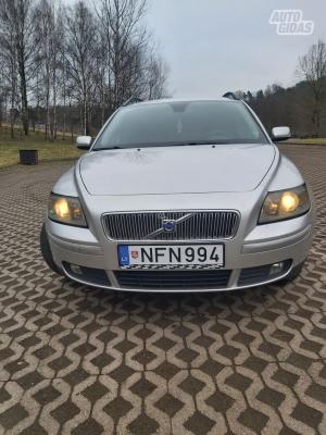 Volvo V50 2006 Viļņa, ar dzinēja tilpumu 1.60 L un nobraukumu 294 tūkst. km par 1280 €, foto 5 vietnē AUTOMOTO.COM.LV
