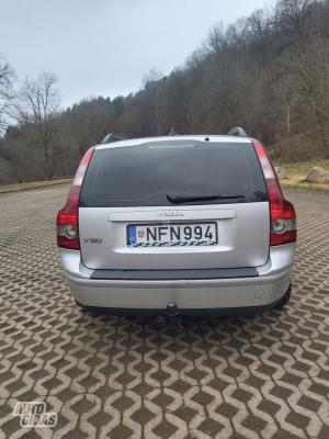 Volvo V50 2006 Viļņa, ar dzinēja tilpumu 1.60 L un nobraukumu 294 tūkst. km par 1280 €, foto 6 vietnē AUTOMOTO.COM.LV