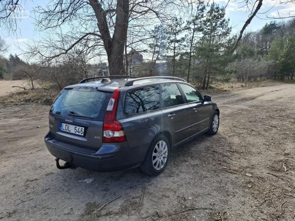 Volvo V50 2006 in Vilnius, with an engine capacity of 2.00 L and mileage of 378 thousand km for 1290 €, photo 5 on AUTOMOTO.COM.LV