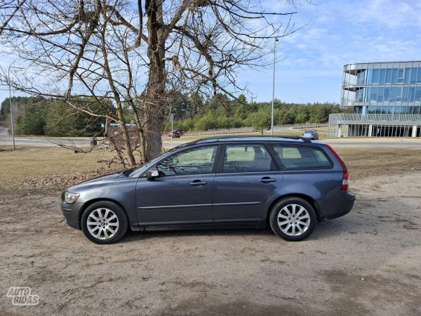 Volvo V50 2006 in Vilnius, with an engine capacity of 2.00 L and mileage of 378 thousand km for 1290 €, photo 8 on AUTOMOTO.COM.LV