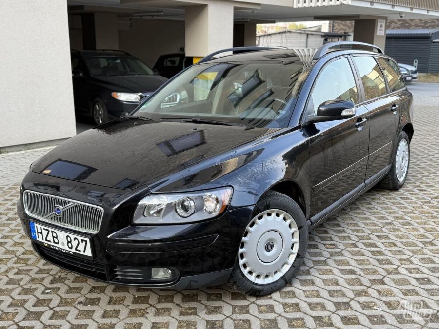 Volvo V50 2006 Viļņa, ar dzinēja tilpumu 2.00 L un nobraukumu 241 tūkst. km par 1750 €, foto 1 vietnē AUTOMOTO.COM.LV