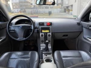 Volvo V50 2006 Viļņa, ar dzinēja tilpumu 2.00 L un nobraukumu 241 tūkst. km par 1750 €, foto 9 vietnē AUTOMOTO.COM.LV