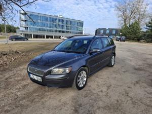 Volvo V50 2006 in Vilnius, with an engine capacity of 2.00 L and mileage of 378 thousand km for 1290 €, photo 2 on AUTOMOTO.COM.LV