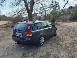 Volvo V50 2006 in Vilnius, with an engine capacity of 2.00 L and mileage of 378 thousand km for 1290 €, photo 5 on AUTOMOTO.COM.LV