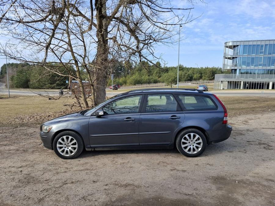 Volvo V50 2006 in Vilnius, with an engine capacity of 2.00 L and mileage of 378 thousand km for 1290 €, photo 8 on AUTOMOTO.COM.LV