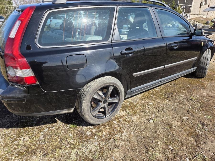 Volvo V50 2006 in Radviliskis, with an engine capacity of 1.60 L and mileage of 320 thousand km for 500 €, photo 4 on AUTOMOTO.COM.LV
