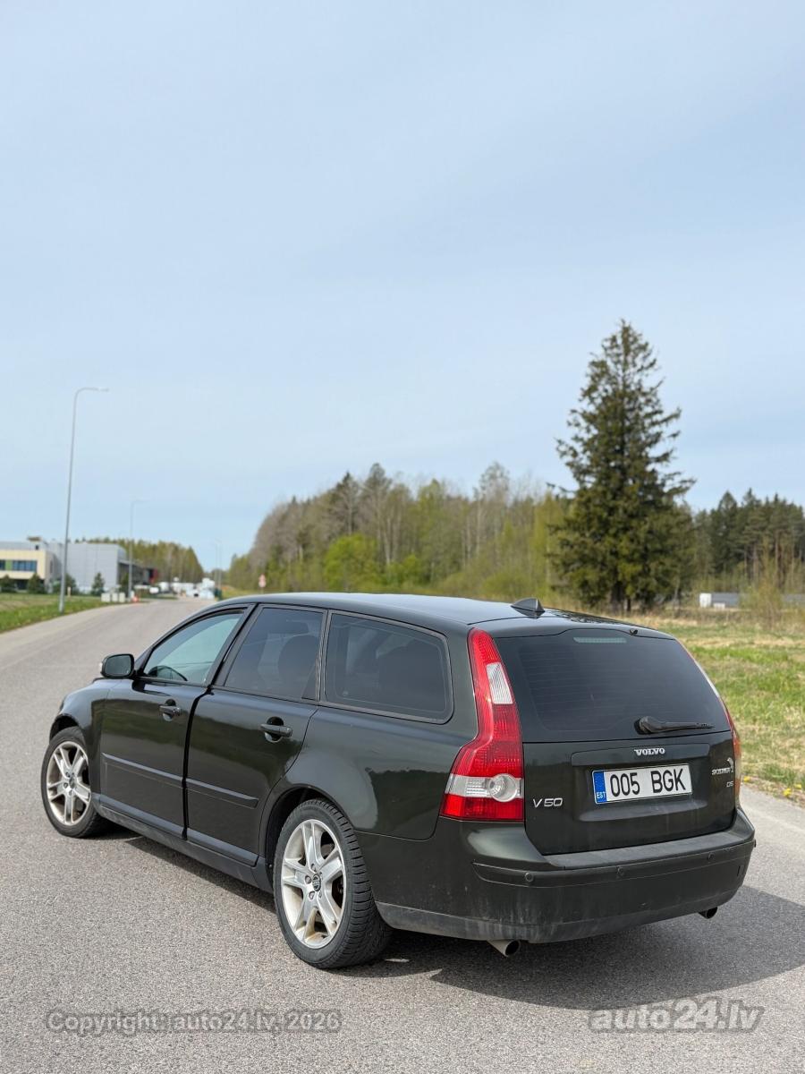 Volvo V50 2006 Tallina, ar dzinēja tilpumu 2.40 L un nobraukumu 350 tūkst. km par 2000 €, foto 3 vietnē AUTOMOTO.COM.LV