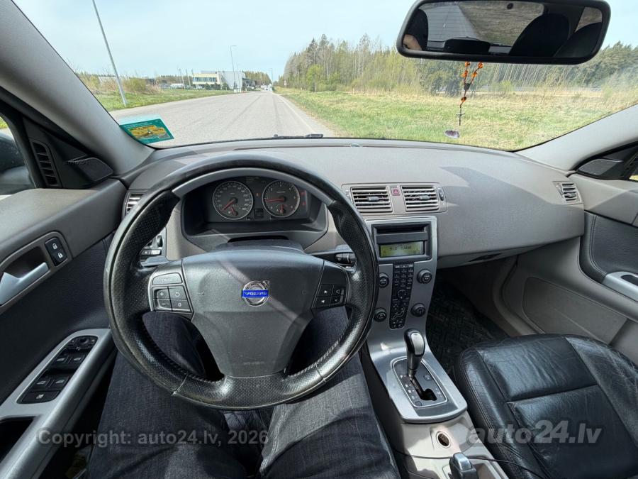 Volvo V50 2006 Tallina, ar dzinēja tilpumu 2.40 L un nobraukumu 350 tūkst. km par 2000 €, foto 6 vietnē AUTOMOTO.COM.LV