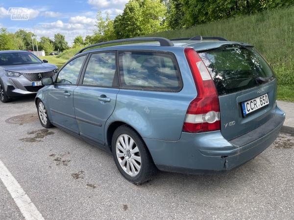 Volvo V50 2006 in Vilnius, with an engine capacity of 2.40 L and mileage of 242 thousand km for 600 €, photo 4 on AUTOMOTO.COM.LV