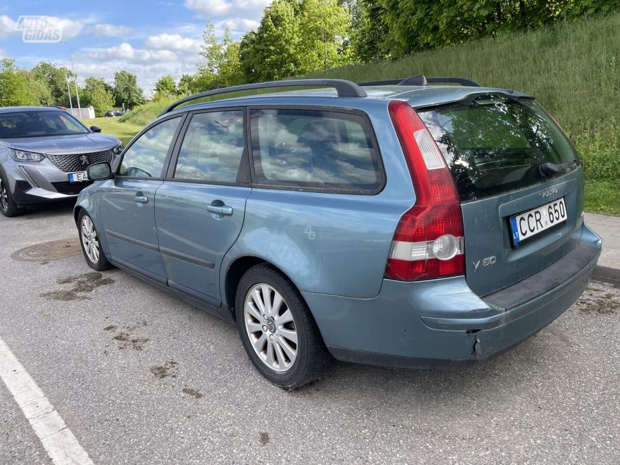 Volvo V50 2006 in Vilnius, with an engine capacity of 2.40 L and mileage of 242 thousand km for 600 €, photo 5 on AUTOMOTO.COM.LV