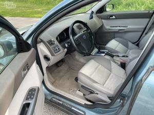 Volvo V50 2006 in Vilnius, with an engine capacity of 2.40 L and mileage of 242 thousand km for 600 €, photo 6 on AUTOMOTO.COM.LV