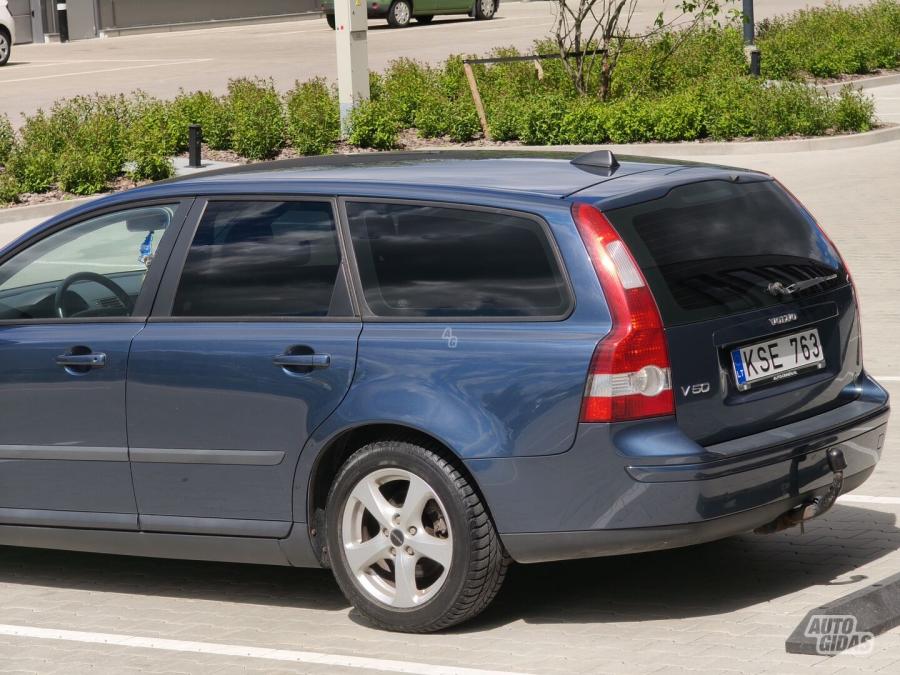 Volvo V50 2006 in Vilnius, with an engine capacity of 1.60 L and mileage of 291 thousand km for 1600 €, photo 4 on AUTOMOTO.COM.LV