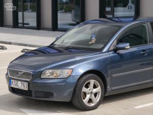 Volvo V50 2006 in Vilnius, with an engine capacity of 1.60 L and mileage of 291 thousand km for 1600 €, photo 5 on AUTOMOTO.COM.LV