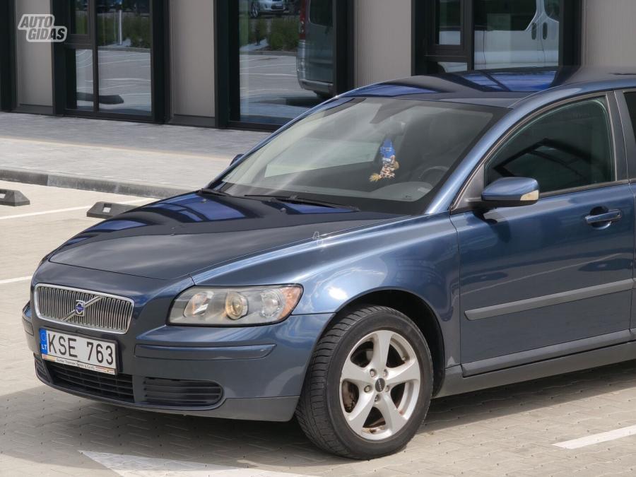 Volvo V50 2006 in Vilnius, with an engine capacity of 1.60 L and mileage of 291 thousand km for 1600 €, photo 5 on AUTOMOTO.COM.LV