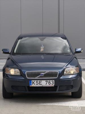 Volvo V50 2006 in Vilnius, with an engine capacity of 1.60 L and mileage of 291 thousand km for 1600 €, photo 6 on AUTOMOTO.COM.LV