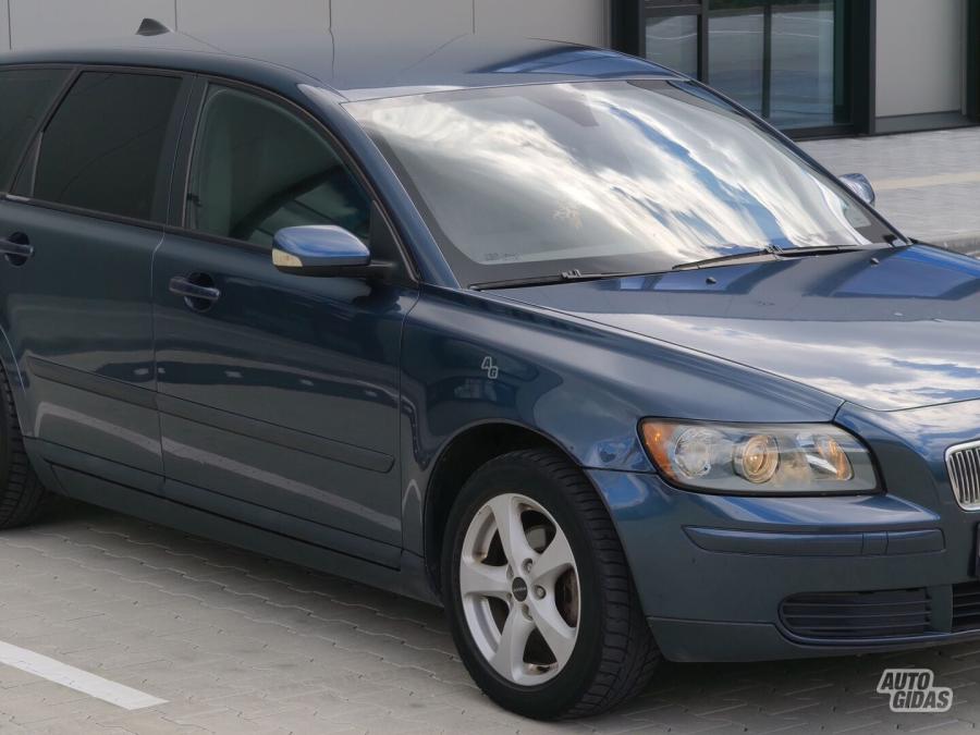 Volvo V50 2006 in Vilnius, with an engine capacity of 1.60 L and mileage of 291 thousand km for 1600 €, photo 7 on AUTOMOTO.COM.LV