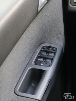 Volvo V50 2006 in Vilnius, with an engine capacity of 1.60 L and mileage of 291 thousand km for 1600 €, photo 14 on AUTOMOTO.COM.LV