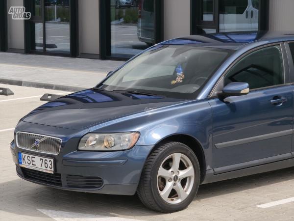 Volvo V50 2006 in Vilnius, with an engine capacity of 1.60 L and mileage of 291 thousand km for 1600 €, photo 4 on AUTOMOTO.COM.LV