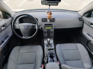 Volvo V50 2006 in Vilnius, with an engine capacity of 1.60 L and mileage of 291 thousand km for 1600 €, photo 11 on AUTOMOTO.COM.LV