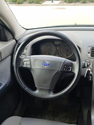 Volvo V50 2006 in Vilnius, with an engine capacity of 1.60 L and mileage of 291 thousand km for 1600 €, photo 12 on AUTOMOTO.COM.LV
