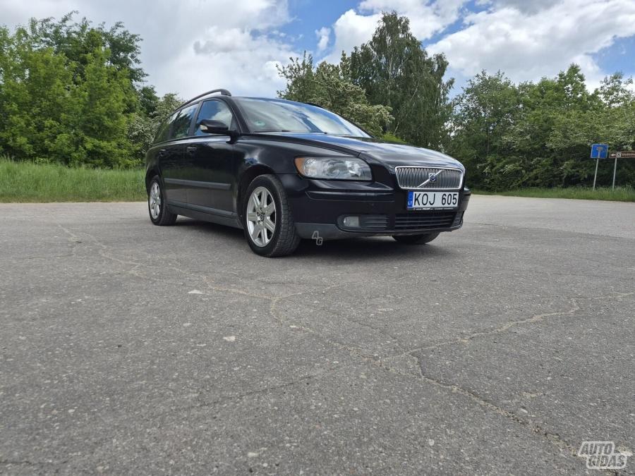 Volvo V50 2006 in Kaunas, with an engine capacity of 2.00 L and mileage of 290 thousand km for 1500 €, photo 1 on AUTOMOTO.COM.LV