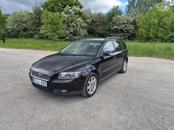 Volvo V50 2006 in Kaunas, with an engine capacity of 2.00 L and mileage of 290 thousand km for 1500 €, photo 3 on AUTOMOTO.COM.LV