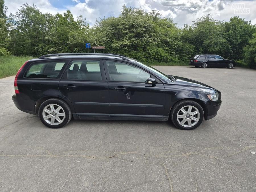 Volvo V50 2006 in Kaunas, with an engine capacity of 2.00 L and mileage of 290 thousand km for 1500 €, photo 6 on AUTOMOTO.COM.LV