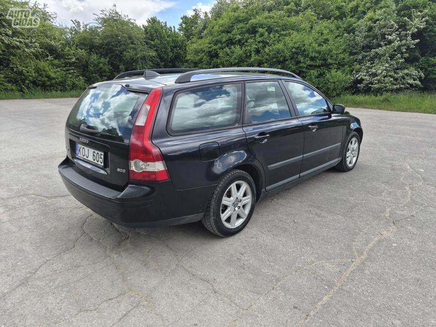 Volvo V50 2006 in Kaunas, with an engine capacity of 2.00 L and mileage of 290 thousand km for 1500 €, photo 7 on AUTOMOTO.COM.LV