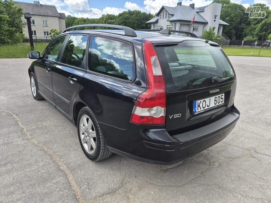 Volvo V50 2006 in Kaunas, with an engine capacity of 2.00 L and mileage of 290 thousand km for 1500 €, photo 9 on AUTOMOTO.COM.LV