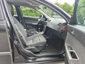 Volvo V50 2006 in Kaunas, with an engine capacity of 2.00 L and mileage of 290 thousand km for 1500 €, photo 14 on AUTOMOTO.COM.LV