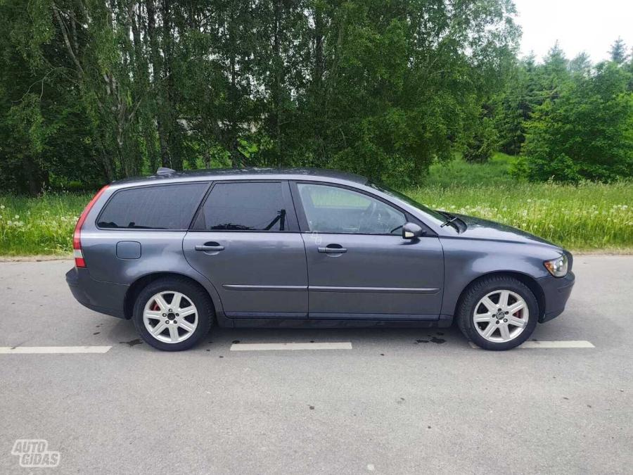 Volvo V50 2006 in Raseiniai, with an engine capacity of 2.00 L and mileage of 200 thousand km for 950 €, photo 5 on AUTOMOTO.COM.LV