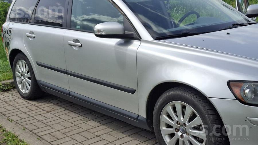 Volvo V50 2006 in Riga, with an engine capacity of 2.00 L and mileage of 314 thousand km for 1300 €, photo 5 on AUTOMOTO.COM.LV