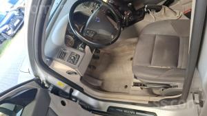 Volvo V50 2006 in Riga, with an engine capacity of 2.00 L and mileage of 314 thousand km for 1300 €, photo 8 on AUTOMOTO.COM.LV