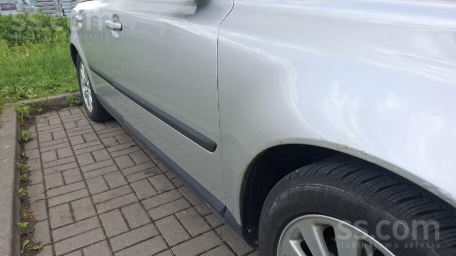 Volvo V50 2006 in Riga, with an engine capacity of 2.00 L and mileage of 314 thousand km for 1300 €, photo 15 on AUTOMOTO.COM.LV