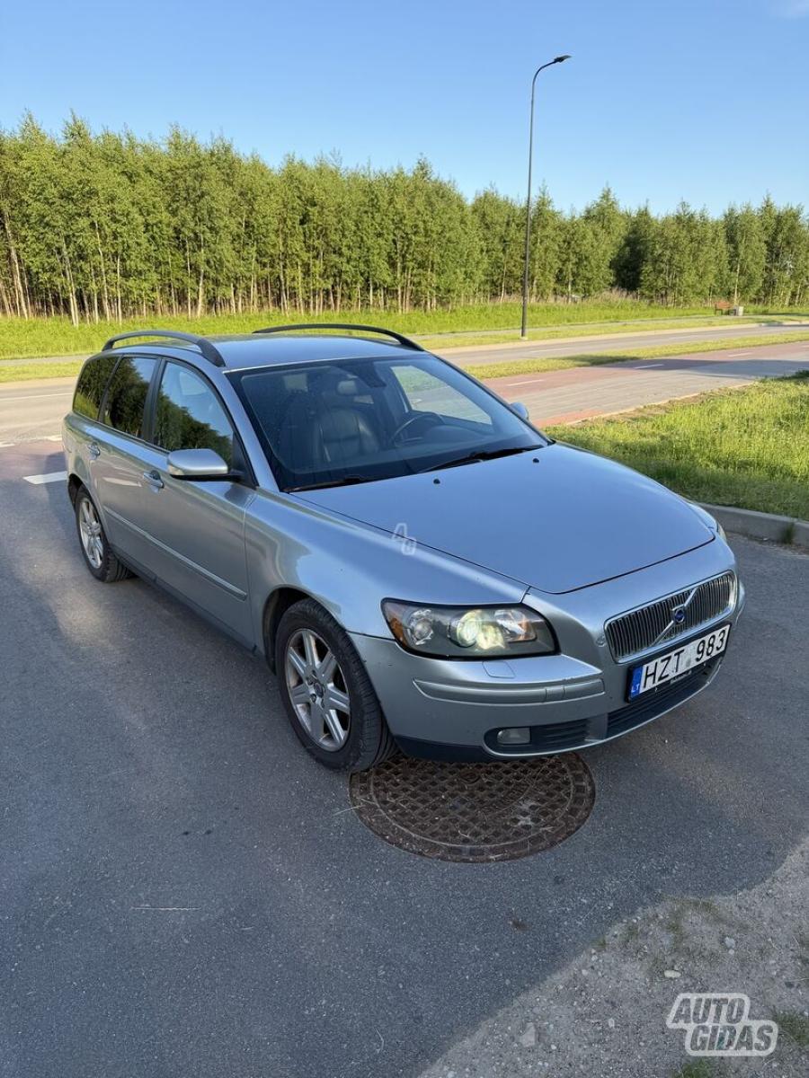 Volvo V50 2006 Viļņa, ar dzinēja tilpumu 2.40 L un nobraukumu 349 tūkst. km par 1600 €, foto 1 vietnē AUTOMOTO.COM.LV