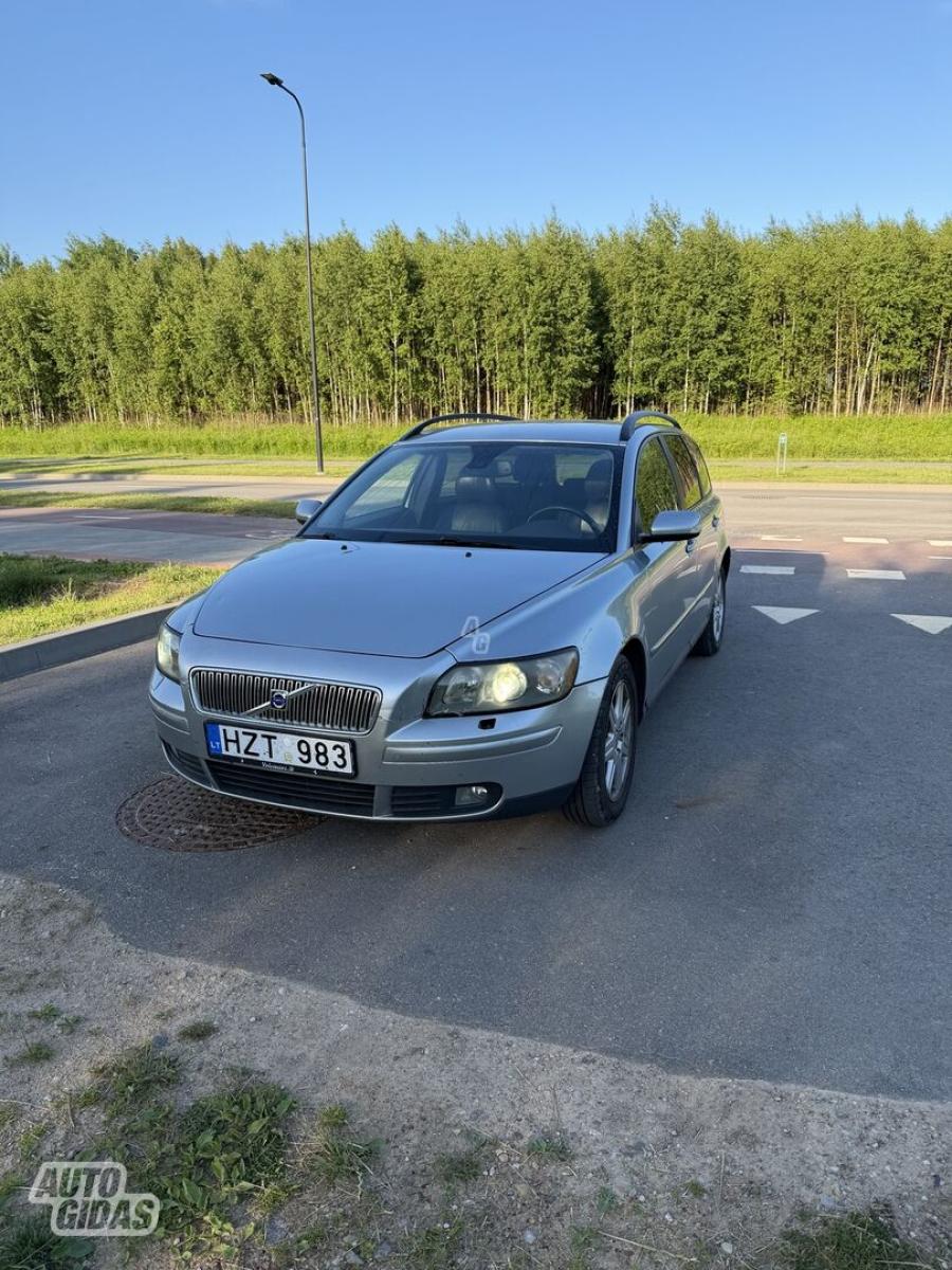 Volvo V50 2006 Viļņa, ar dzinēja tilpumu 2.40 L un nobraukumu 349 tūkst. km par 1600 €, foto 3 vietnē AUTOMOTO.COM.LV