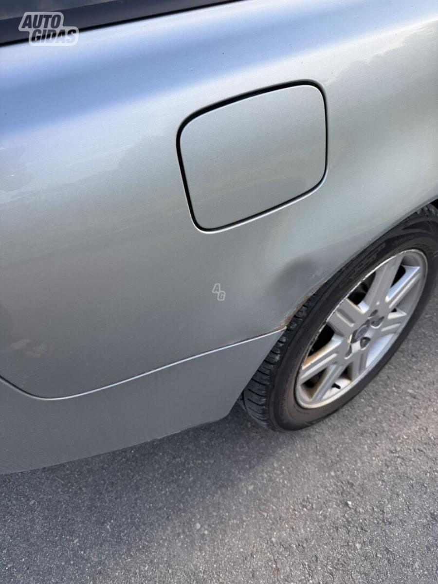 Volvo V50 2006 Viļņa, ar dzinēja tilpumu 2.40 L un nobraukumu 349 tūkst. km par 1600 €, foto 6 vietnē AUTOMOTO.COM.LV