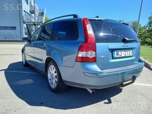 Volvo V50 2006 Rīga, ar dzinēja tilpumu 2.40 L un nobraukumu 391 tūkst. km par 2550 €, foto 4 vietnē AUTOMOTO.COM.LV