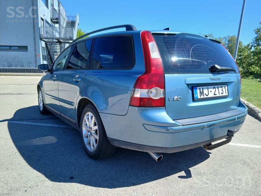Volvo V50 2006 Rīga, ar dzinēja tilpumu 2.40 L un nobraukumu 391 tūkst. km par 2550 €, foto 4 vietnē AUTOMOTO.COM.LV
