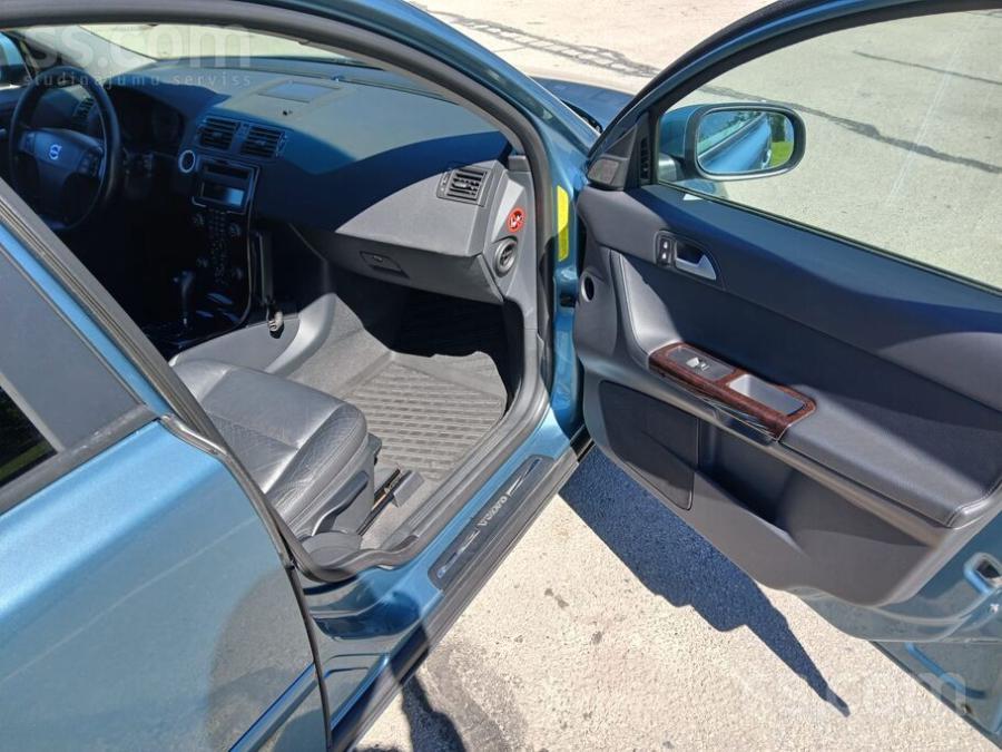 Volvo V50 2006 Rīga, ar dzinēja tilpumu 2.40 L un nobraukumu 391 tūkst. km par 2550 €, foto 10 vietnē AUTOMOTO.COM.LV