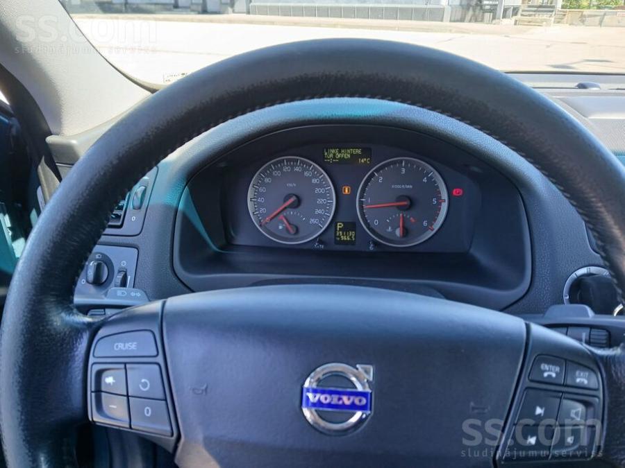 Volvo V50 2006 Rīga, ar dzinēja tilpumu 2.40 L un nobraukumu 391 tūkst. km par 2550 €, foto 13 vietnē AUTOMOTO.COM.LV