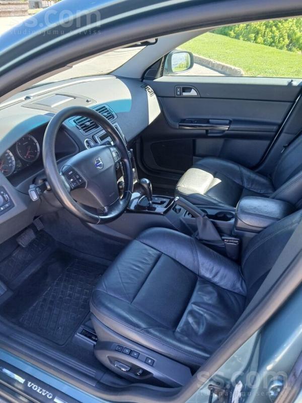 Volvo V50 2006 Rīga, ar dzinēja tilpumu 2.40 L un nobraukumu 391 tūkst. km par 2500 €, foto 10 vietnē AUTOMOTO.COM.LV