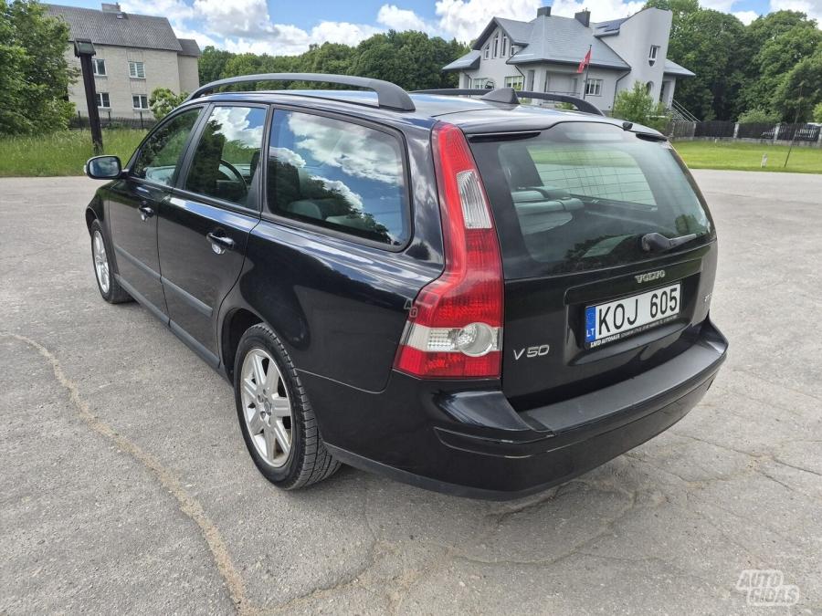 Volvo V50 2006 in Kaunas, with an engine capacity of 2.00 L and mileage of 289 thousand km for 1000 €, photo 9 on AUTOMOTO.COM.LV