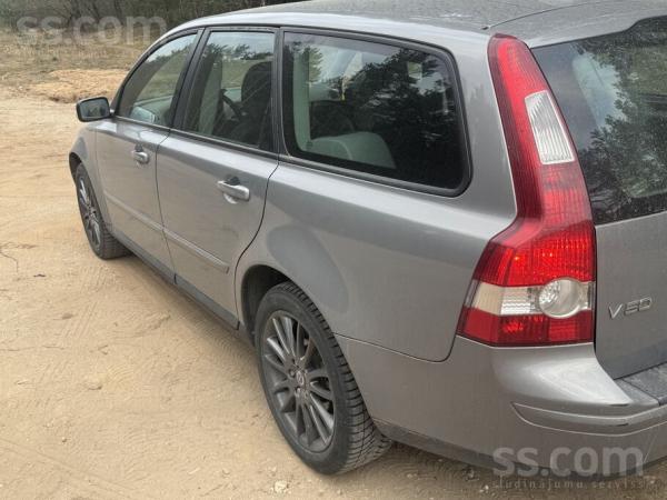 Volvo V50 2006 in Daugavpils, with an engine capacity of 2.00 L and mileage of 29 thousand km for 1700 €, photo 2 on AUTOMOTO.COM.LV