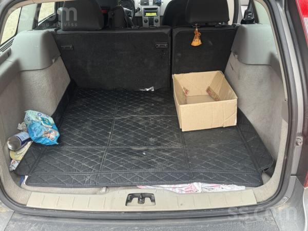 Volvo V50 2006 in Daugavpils, with an engine capacity of 2.00 L and mileage of 29 thousand km for 1700 €, photo 5 on AUTOMOTO.COM.LV