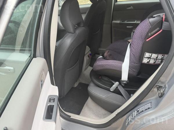 Volvo V50 2006 in Daugavpils, with an engine capacity of 2.00 L and mileage of 29 thousand km for 1700 €, photo 10 on AUTOMOTO.COM.LV