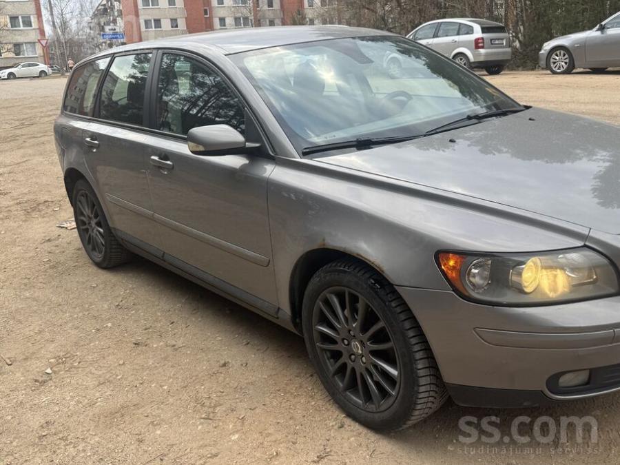 Volvo V50 2006 Daugavpils, ar dzinēja tilpumu 2.00 L un nobraukumu 29 tūkst. km par 1700 €, foto 1 vietnē AUTOMOTO.COM.LV